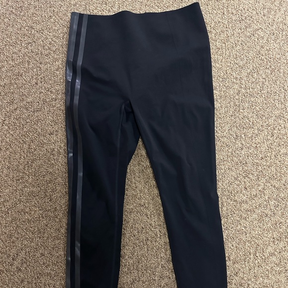 SPANX | Pants & Jumpsuits | Spank Capri Leggings With Leather Striped Side Xl | Poshmark